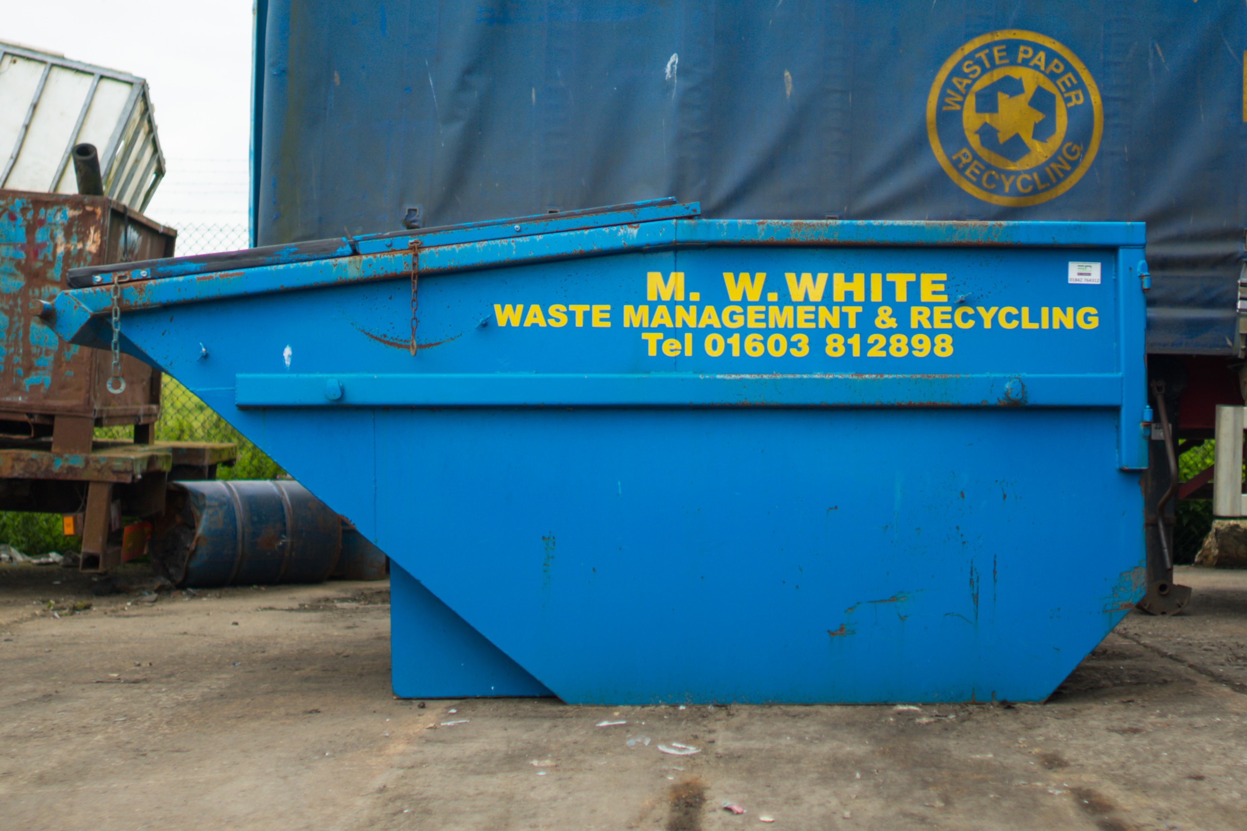 Rear End Loader - M W White Waste Management